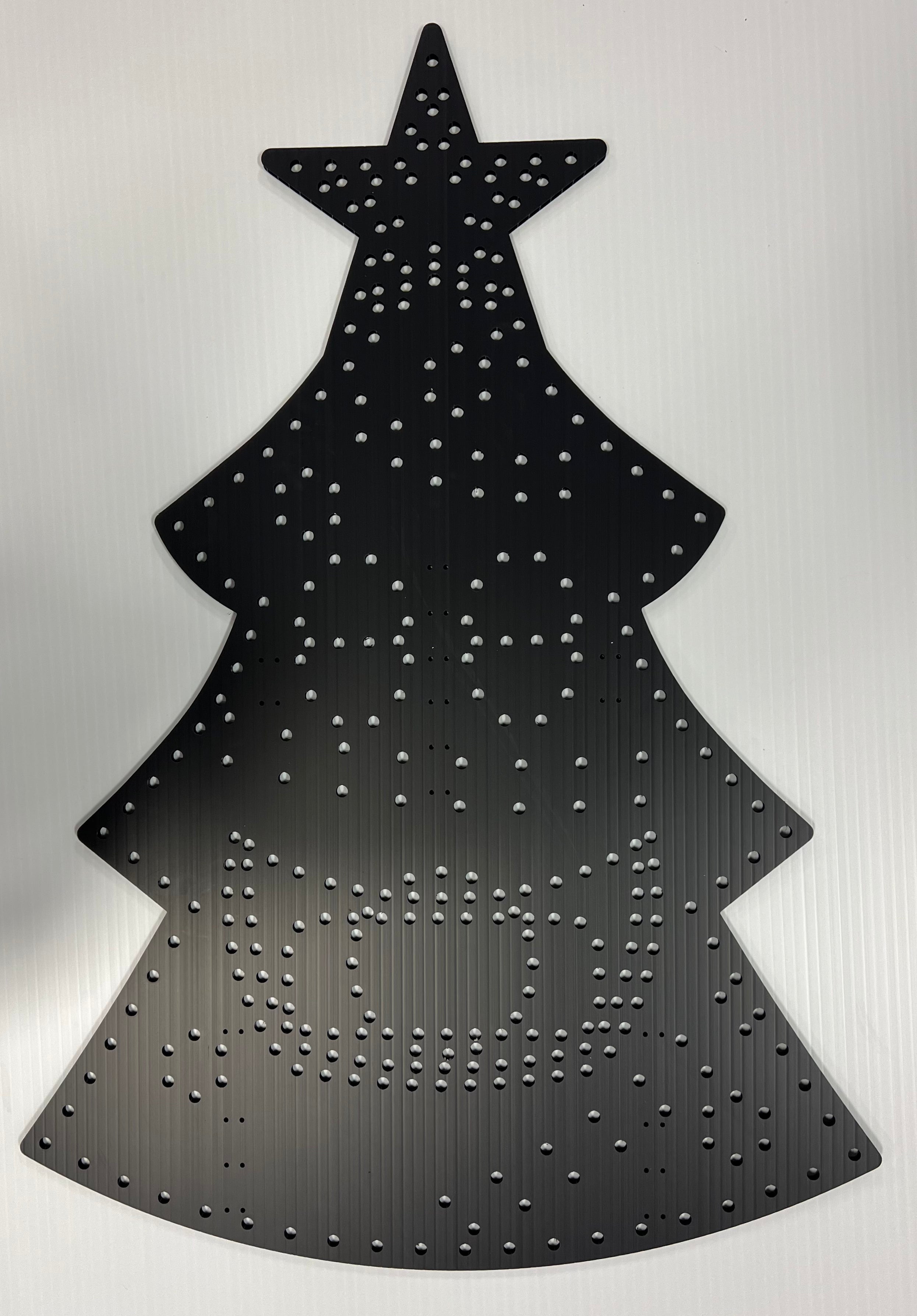 Exciting Nash Tree by Gilbert Engineering USA with RGB Pixels